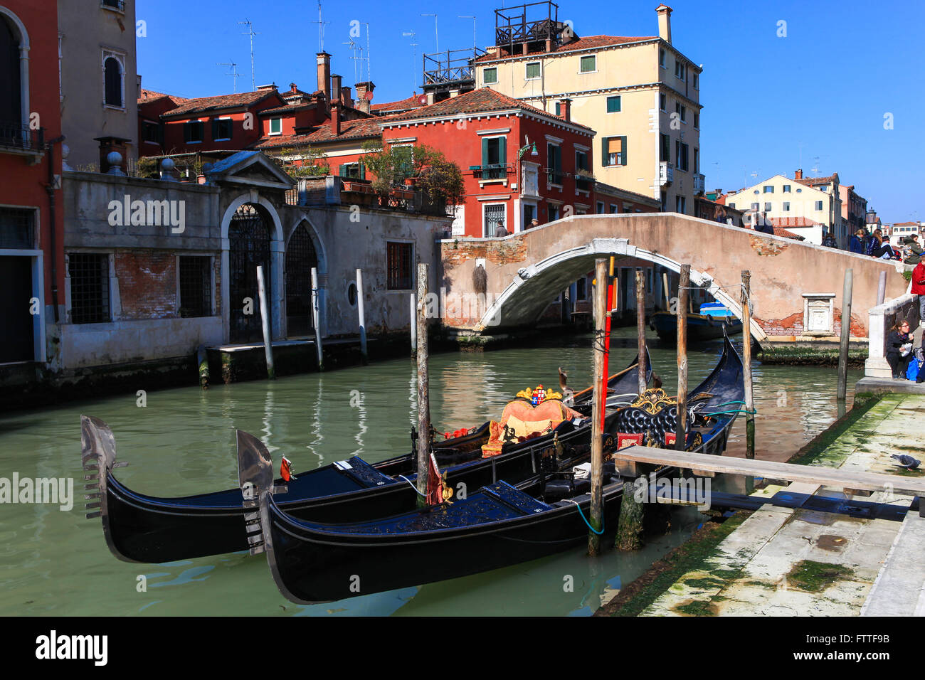 Traditional Gondola on a Venice canal Stock Photo - Alamy