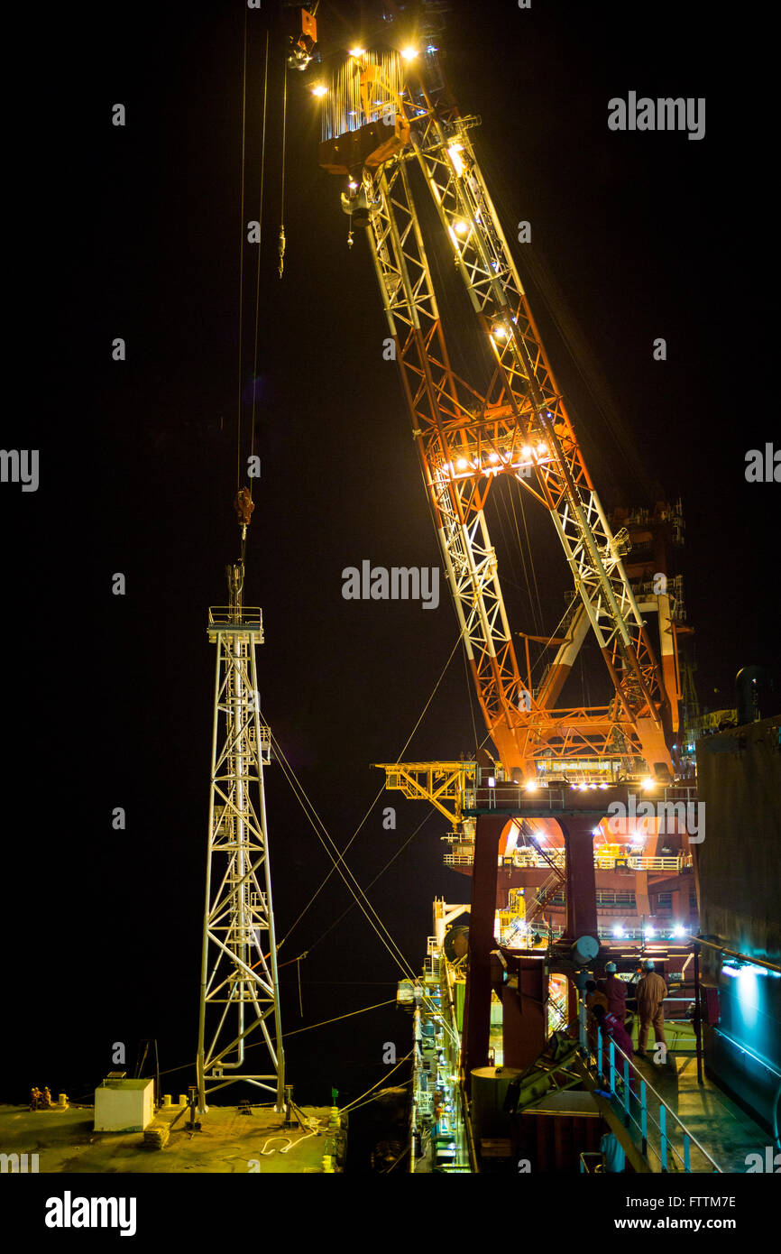 Offshore oil rig crane lerval hi-res stock photography and images - Alamy