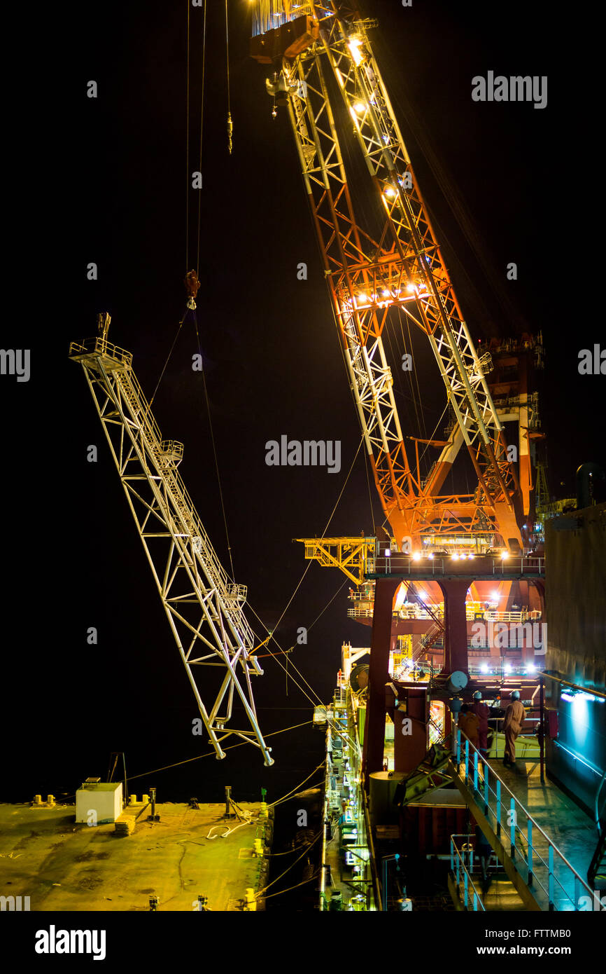 Offshore oil rig crane lerval hi-res stock photography and images - Alamy