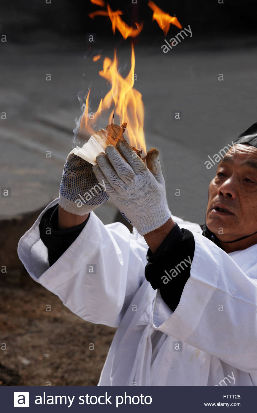 Burning Clothes, Indian Stock Photos & Burning Clothes, Indian Stock ...