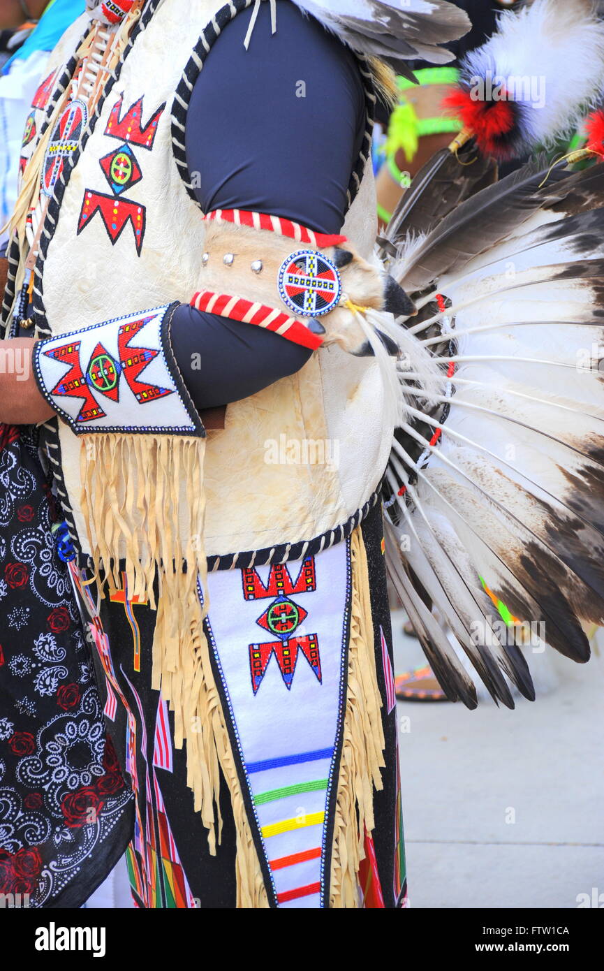 Indian standing hi-res stock photography and images - Alamy