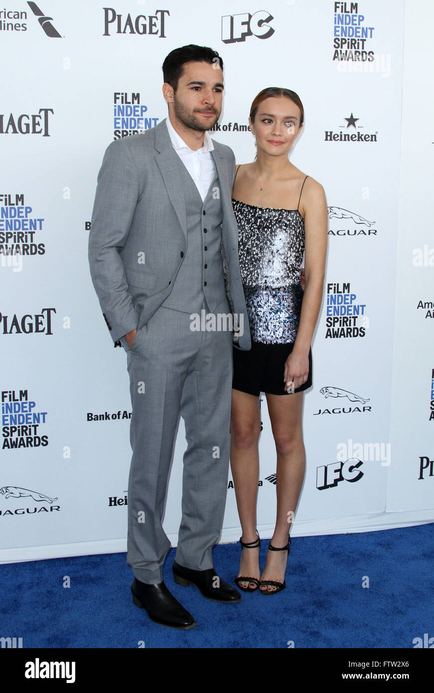 Christopher abbott and olivia cooke hi-res stock photography and images ...