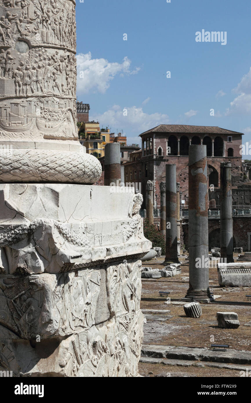 Detail of Trajan's column, Rome, Italy Stock Photo - Alamy