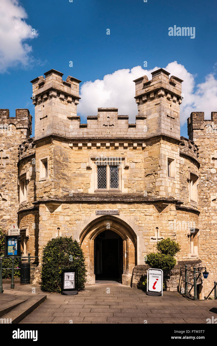 Buckingham town centre hi-res stock photography and images - Alamy