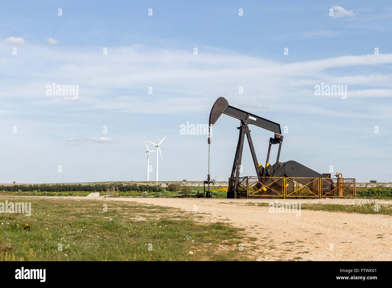 Oil and gas extraction hi-res stock photography and images - Alamy