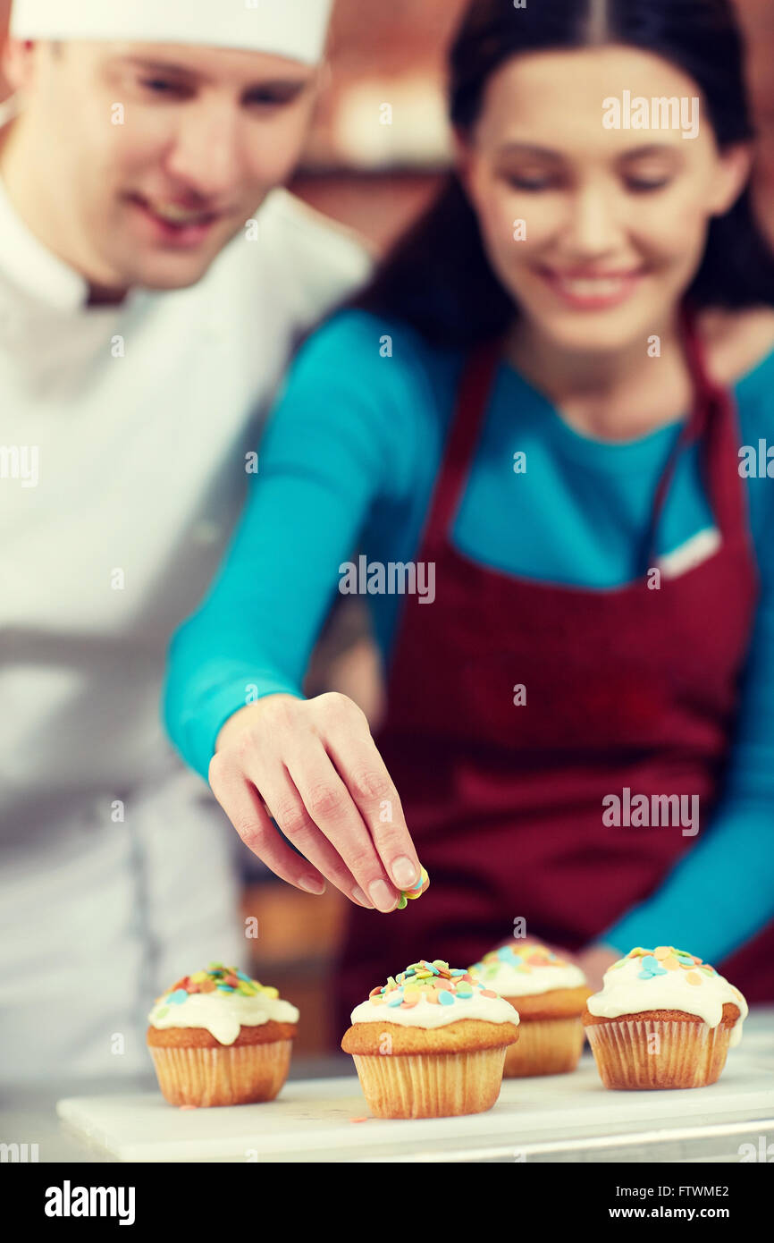 Baking cakes school hi-res stock photography and images - Alamy