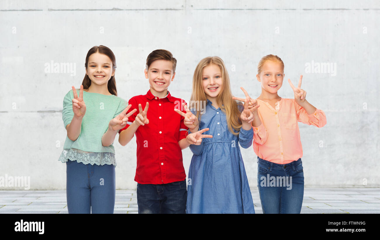 Boy with peace sign hi-res stock photography and images - Alamy