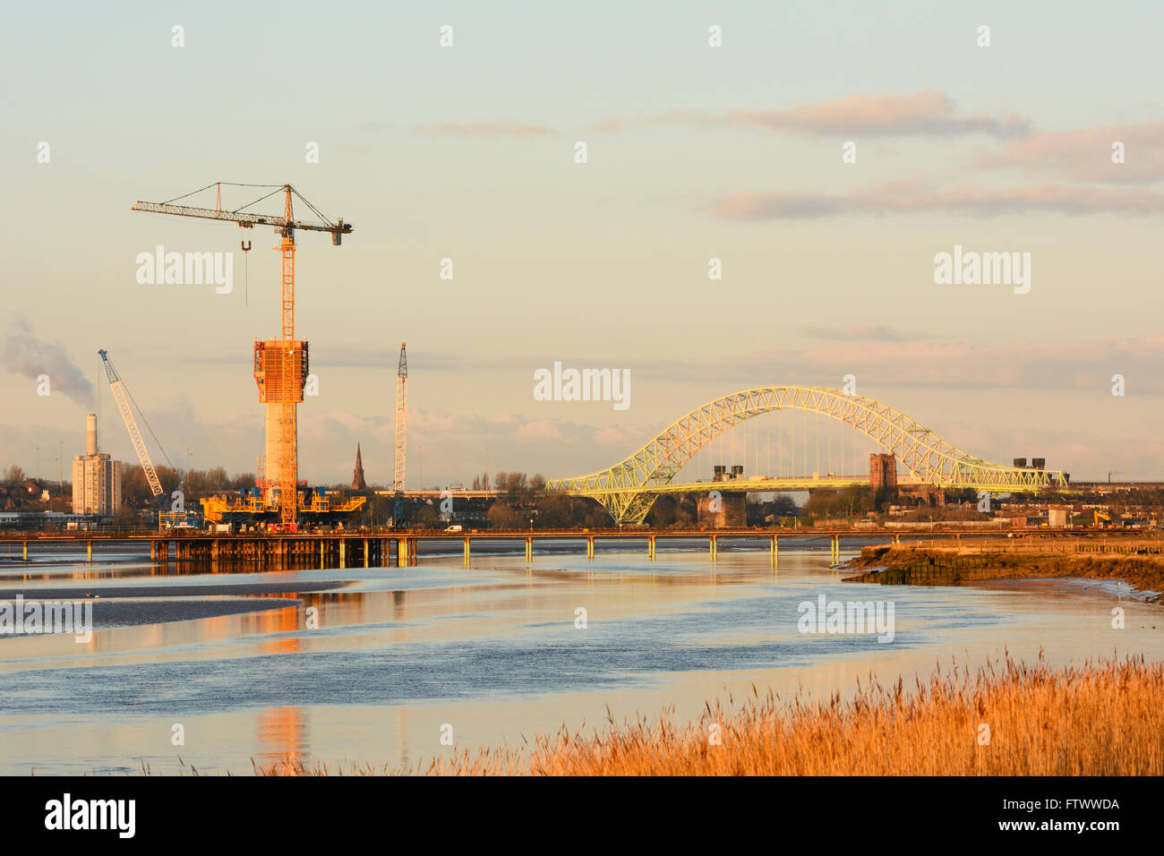 Constructing a new bridge hi-res stock photography and images - Alamy