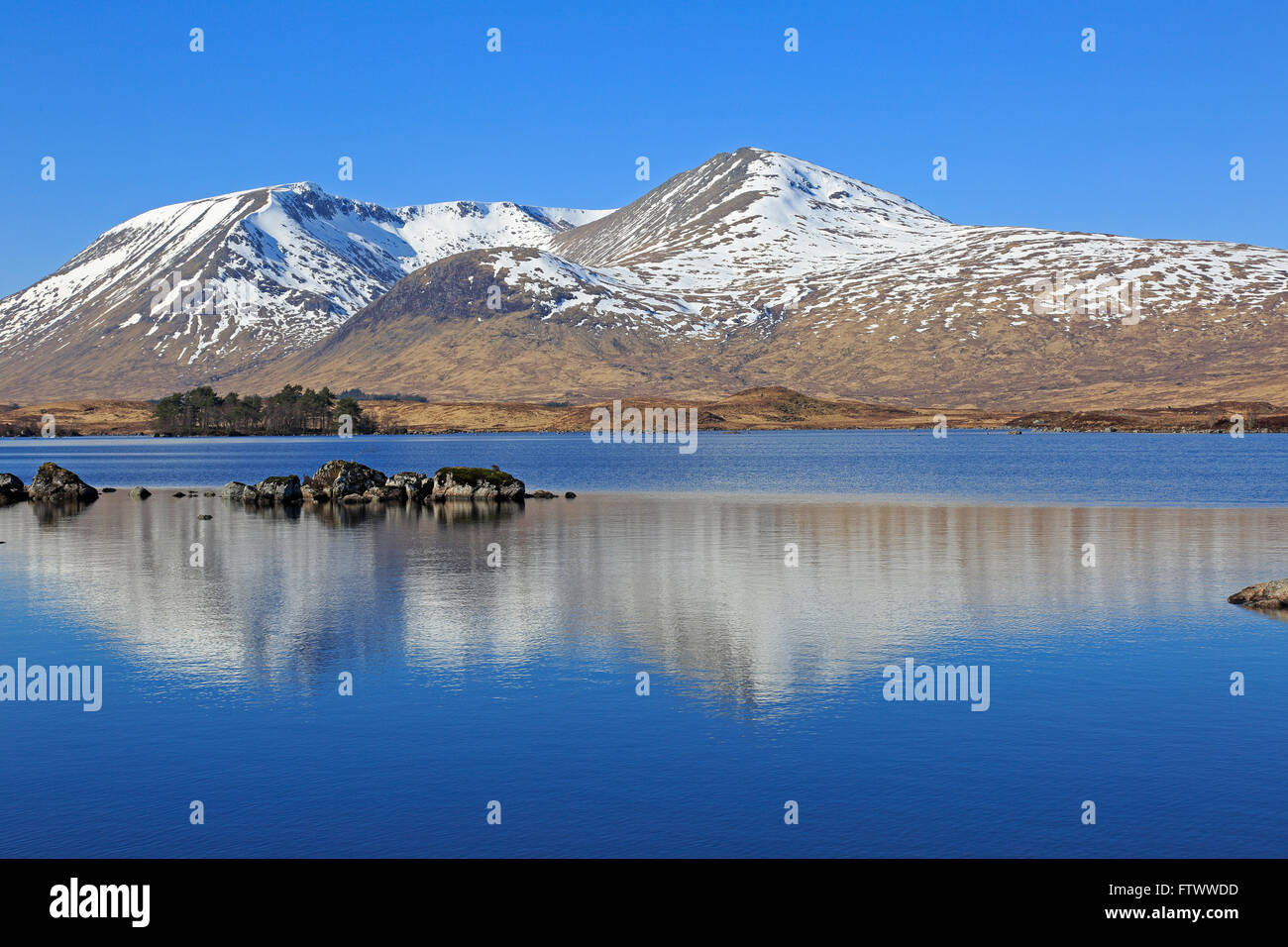 View from across rannoch moor hi-res stock photography and images - Alamy