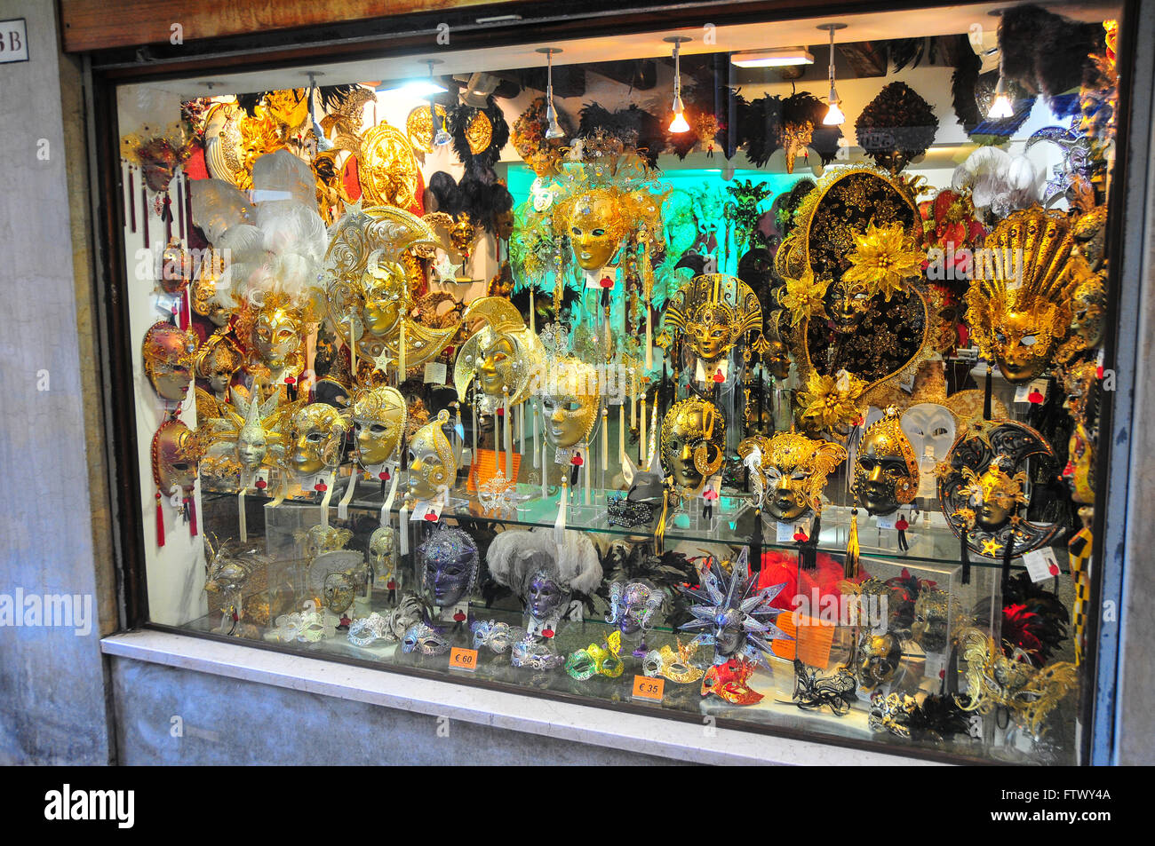 Store window display in Venice Stock Photo - Alamy