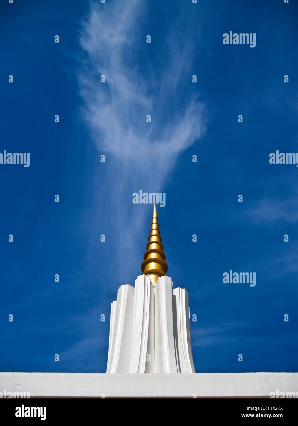 Crest of building Stock Photo - Alamy