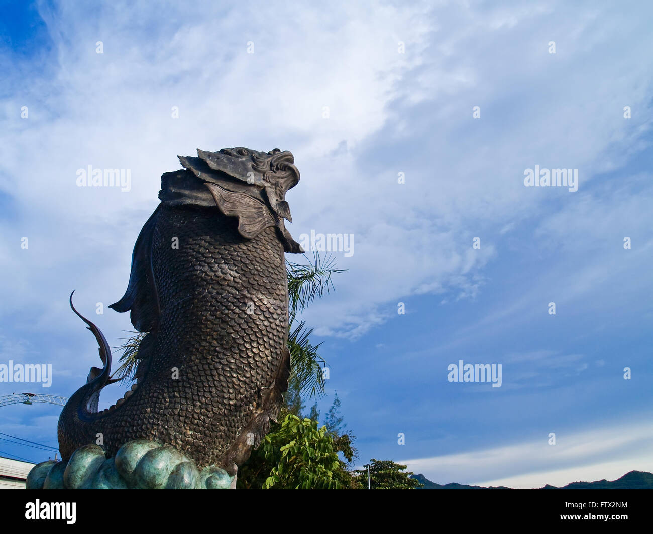 Fish statue hi-res stock photography and images - Alamy