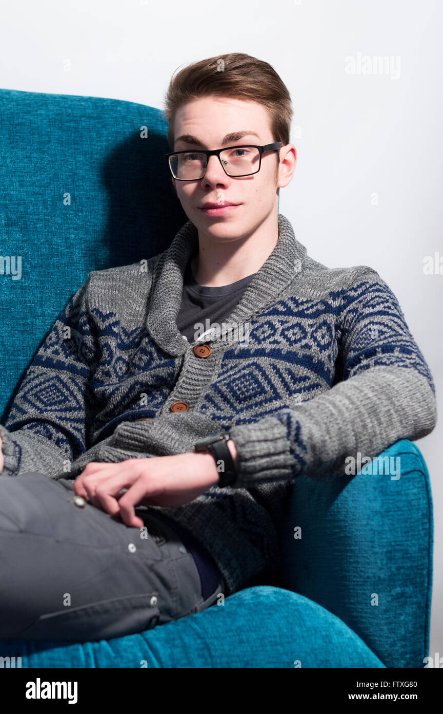 Man wearing glasses hi-res stock photography and images - Alamy