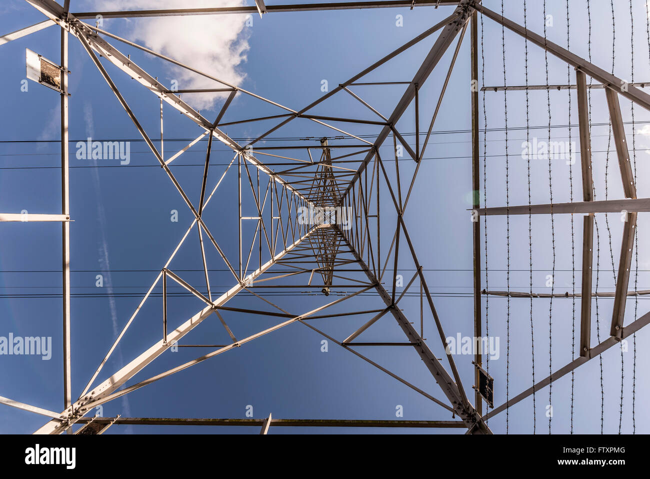 Metal pylon hi-res stock photography and images - Alamy