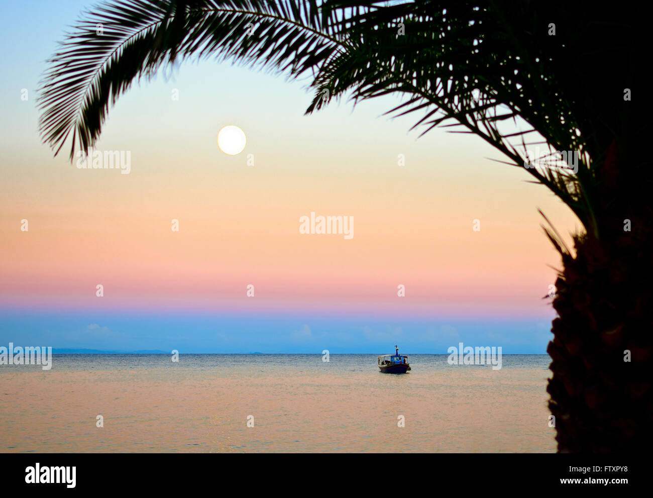 Moonrise and sunset hi-res stock photography and images - Alamy