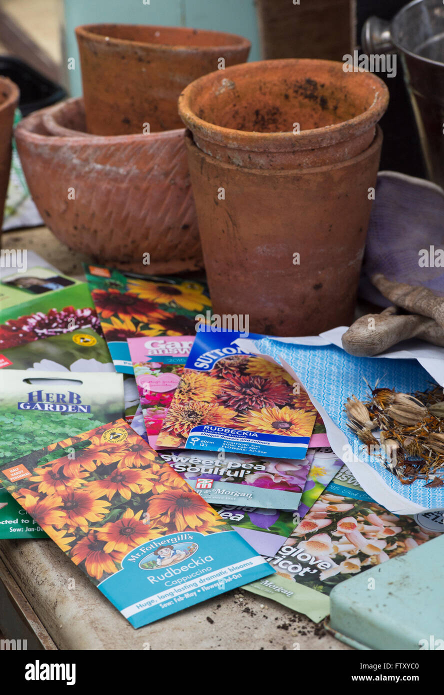 Flower seed packet hi-res stock photography and images - Alamy