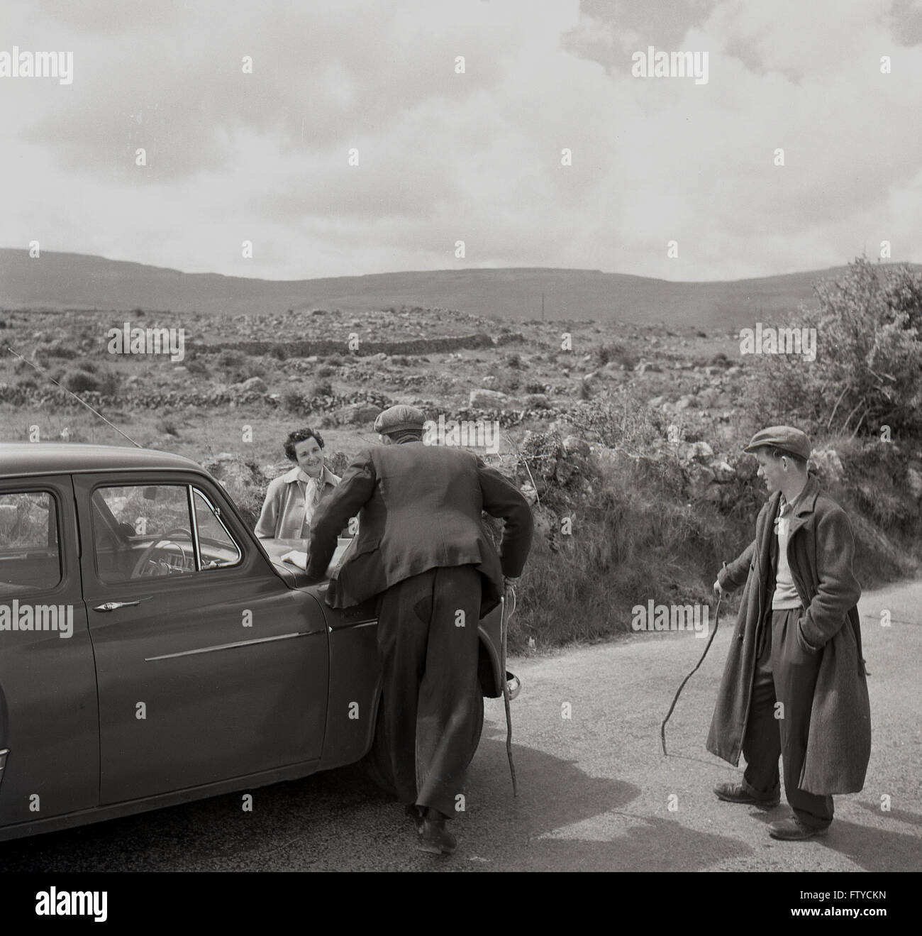 Betty white 1950s hi-res stock photography and images - Alamy