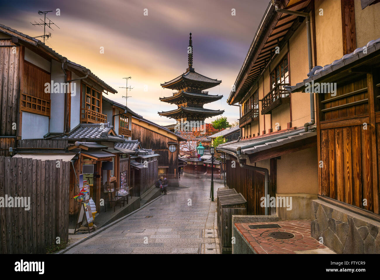 Kyoto, Japan old city at Yasaka Pagoda Stock Photo - Alamy