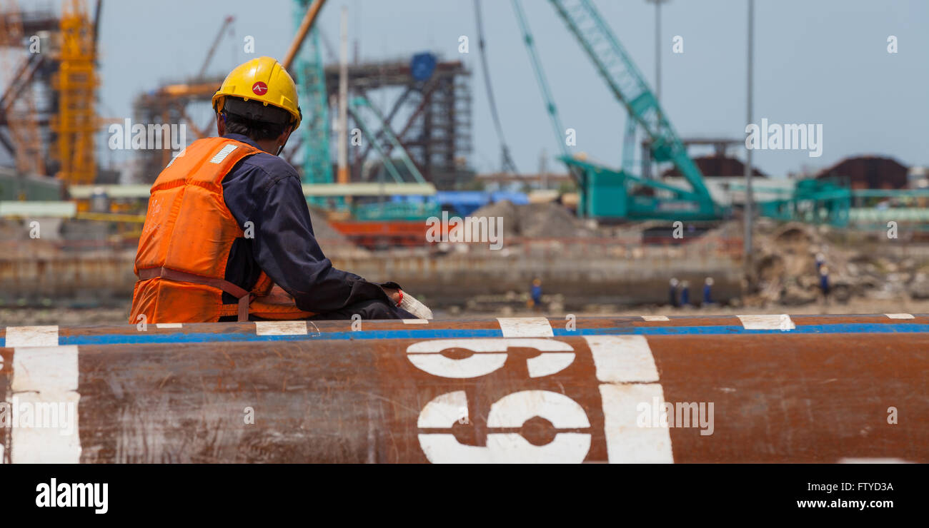 Oil rig construction yard hi-res stock photography and images - Alamy