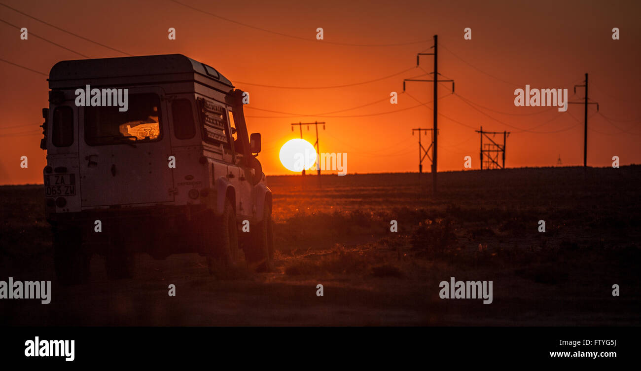 Back of land rover defender hi-res stock photography and images - Alamy