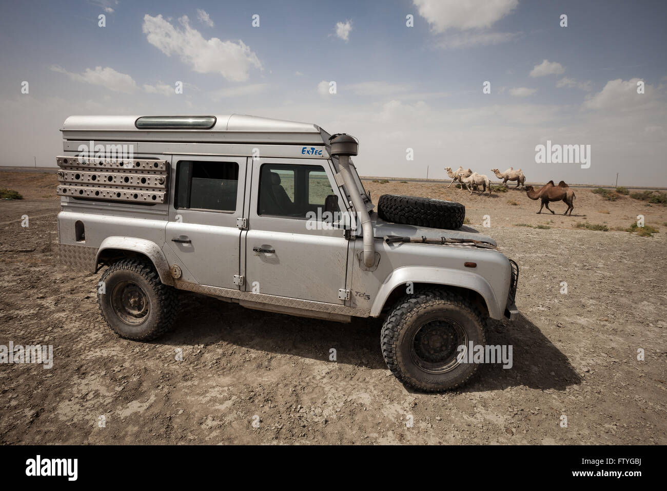 Land rover defender camel hi-res stock photography and images - Alamy
