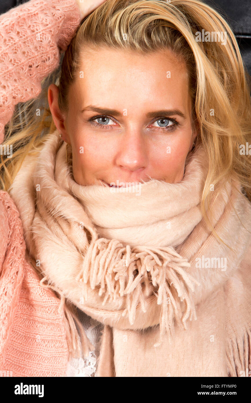 Beautiful long neck lady hi-res stock photography and images - Alamy