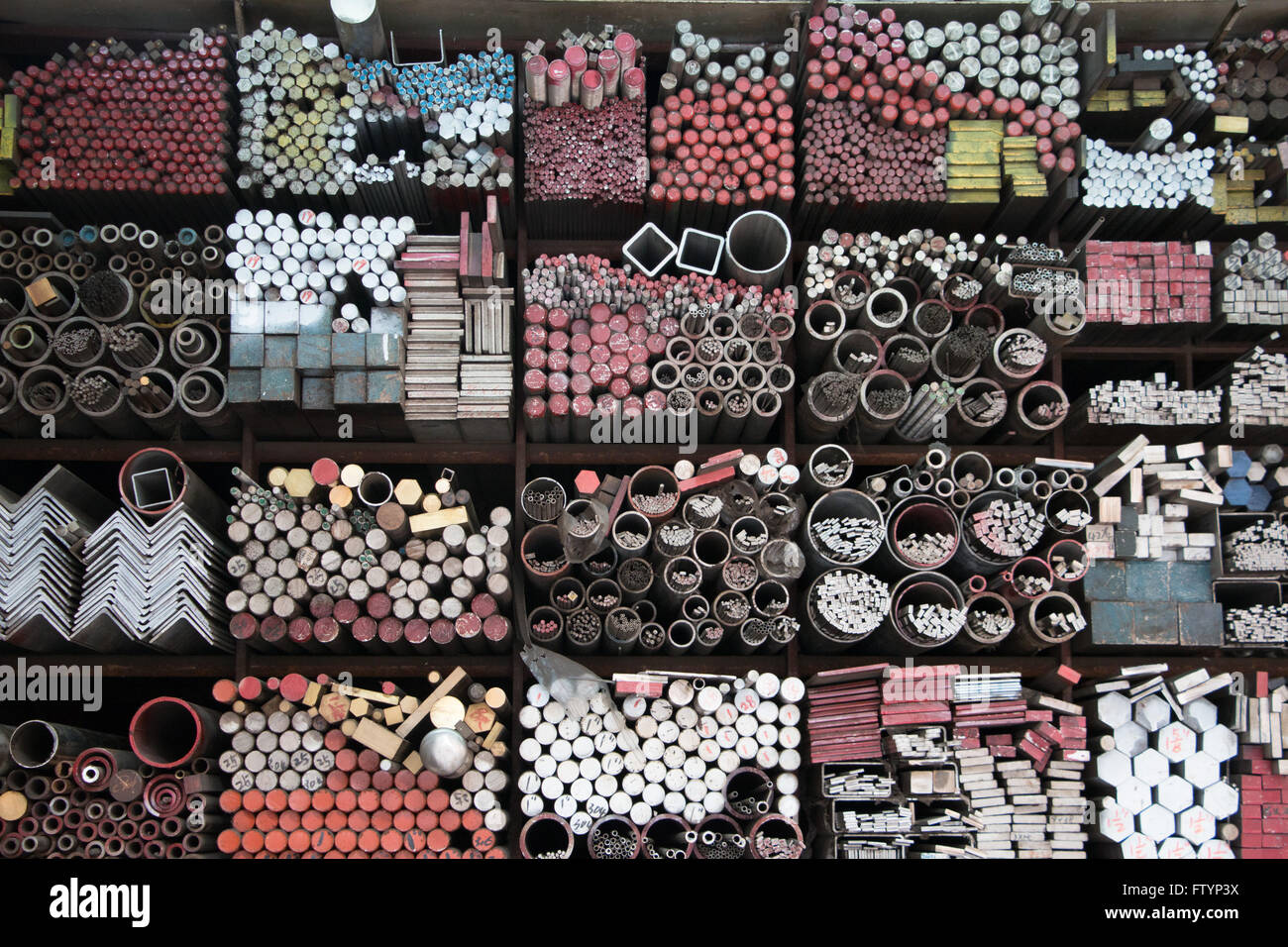 Metal metal rods hi-res stock photography and images - Alamy