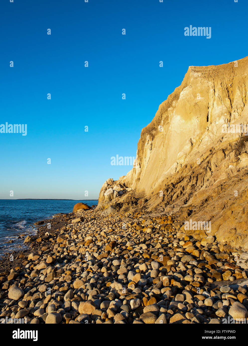 Moshup beach and clay cliffs, Aquinnah, Martha's Vineyard ...