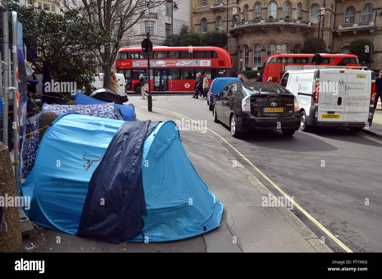 Homeless peoples tents hi-res stock photography and images - Alamy