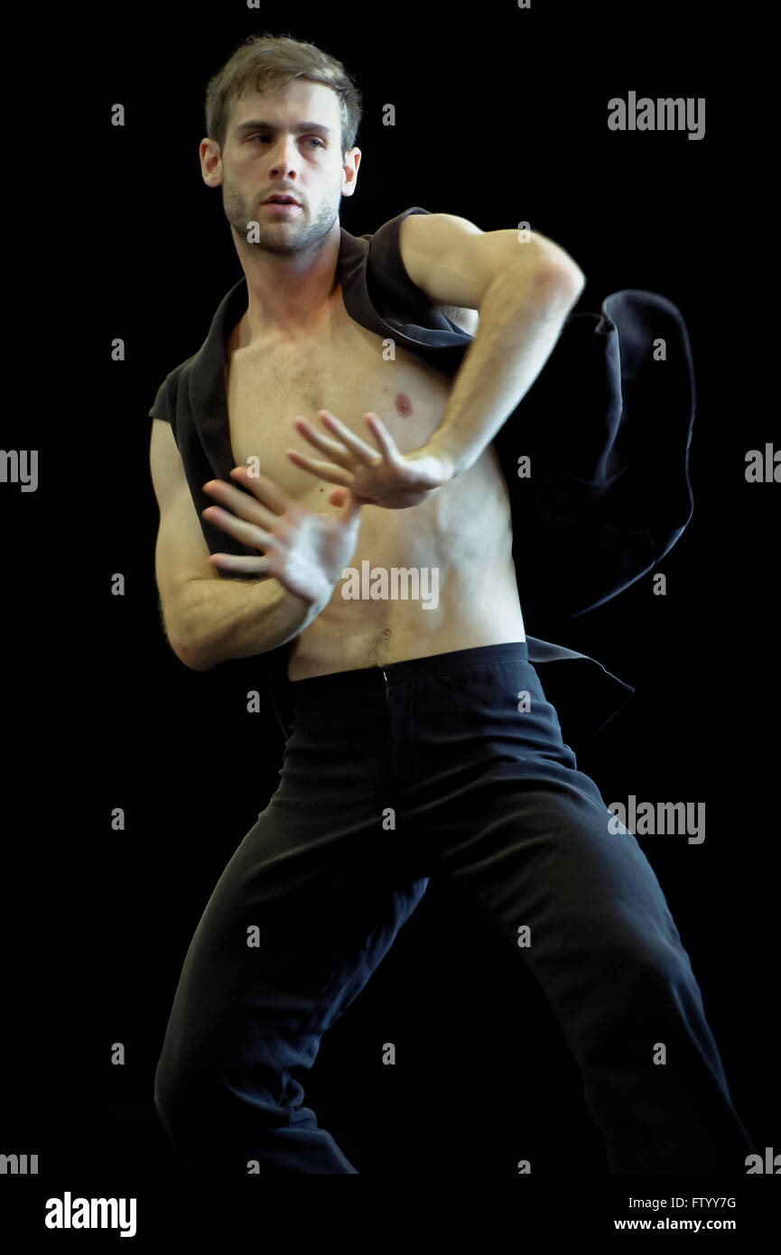 Sydney, Australia. 30th Mar, 2016. Sydney Dance Company dancer Cass ...