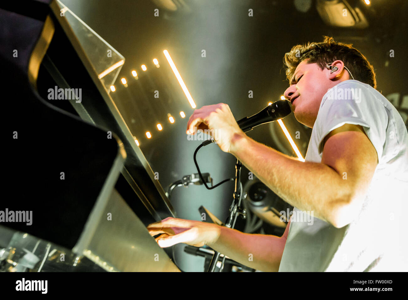 Charlie puth tour hi-res stock photography and images - Alamy