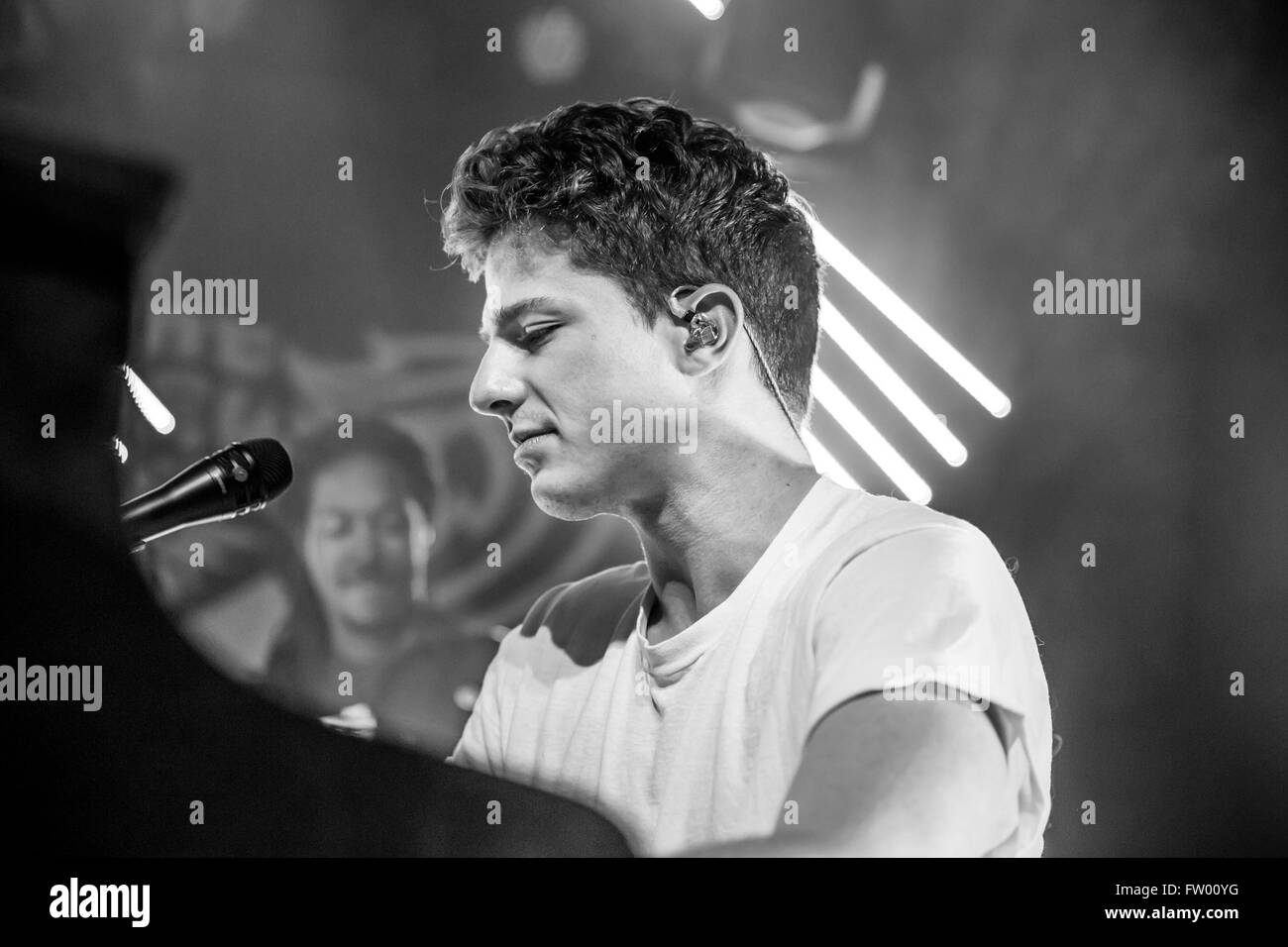Charlie puth concert Black and White Stock Photos & Images - Alamy