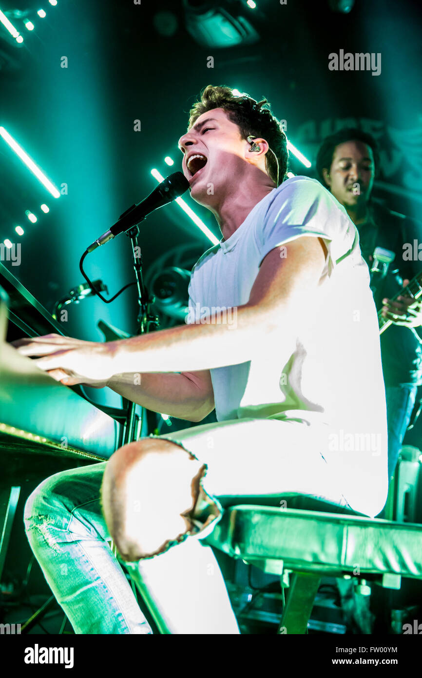 Charlie puth tour hi-res stock photography and images - Alamy