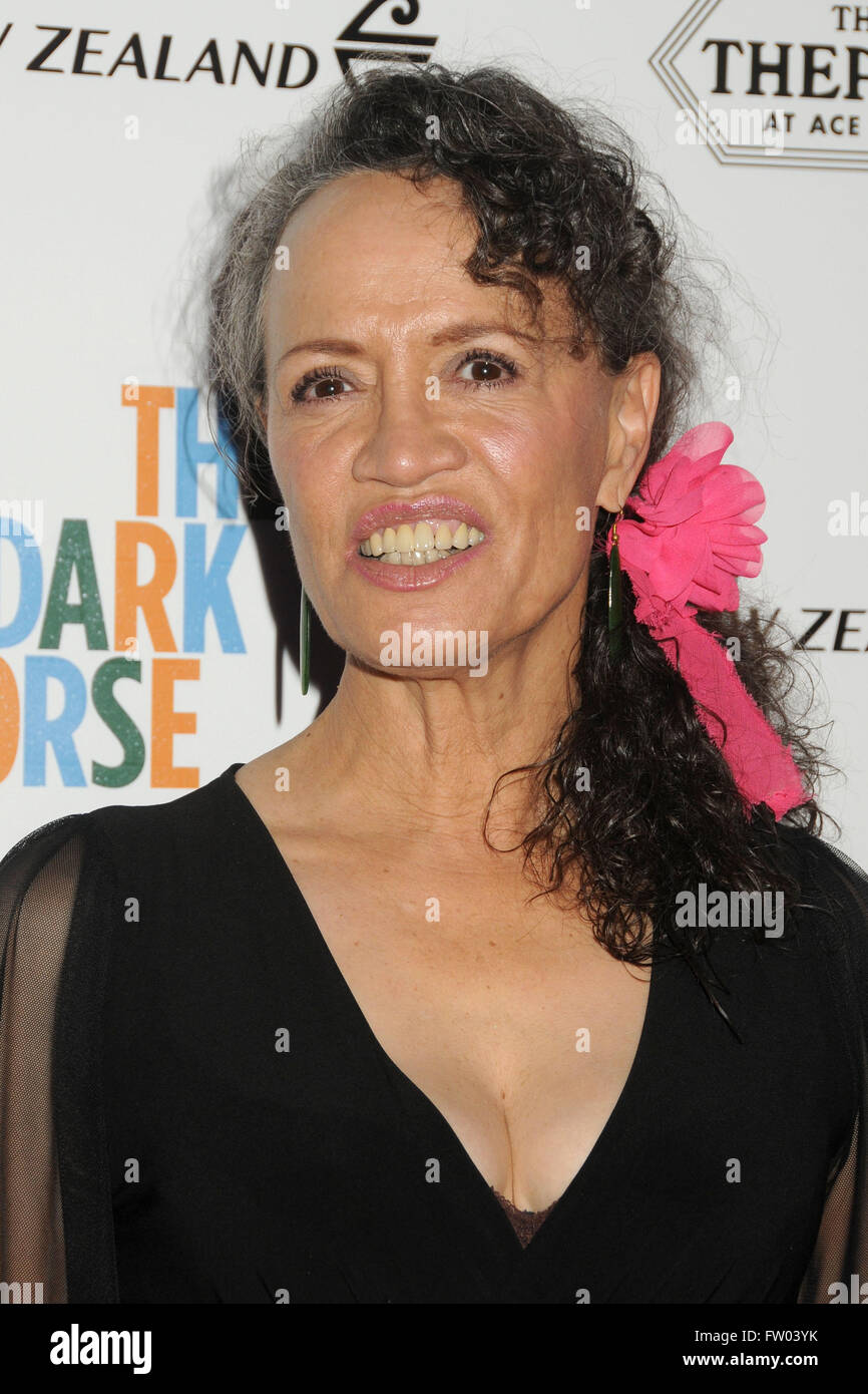 Rena Owen Stock Photos & Rena Owen Stock Images - Alamy