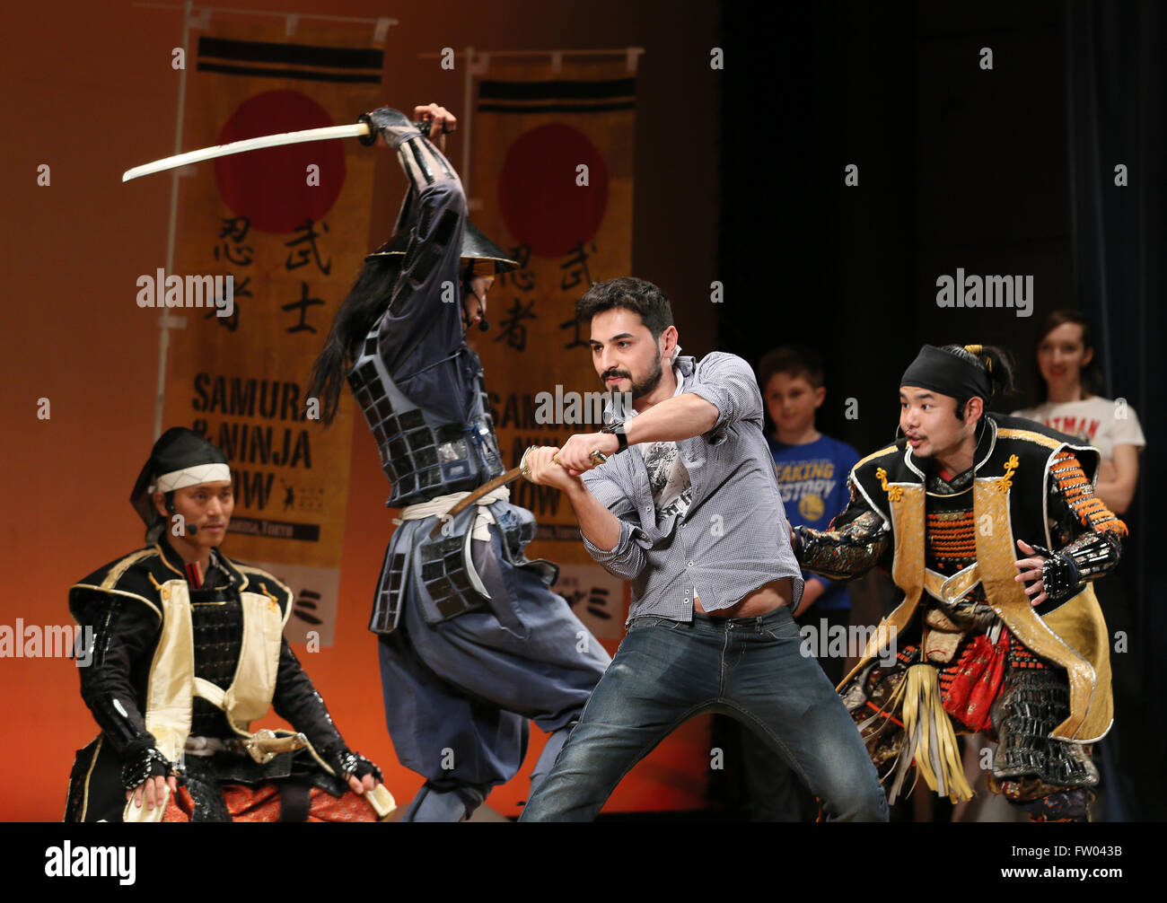 Samurai warrior costume hi-res stock photography and images - Alamy