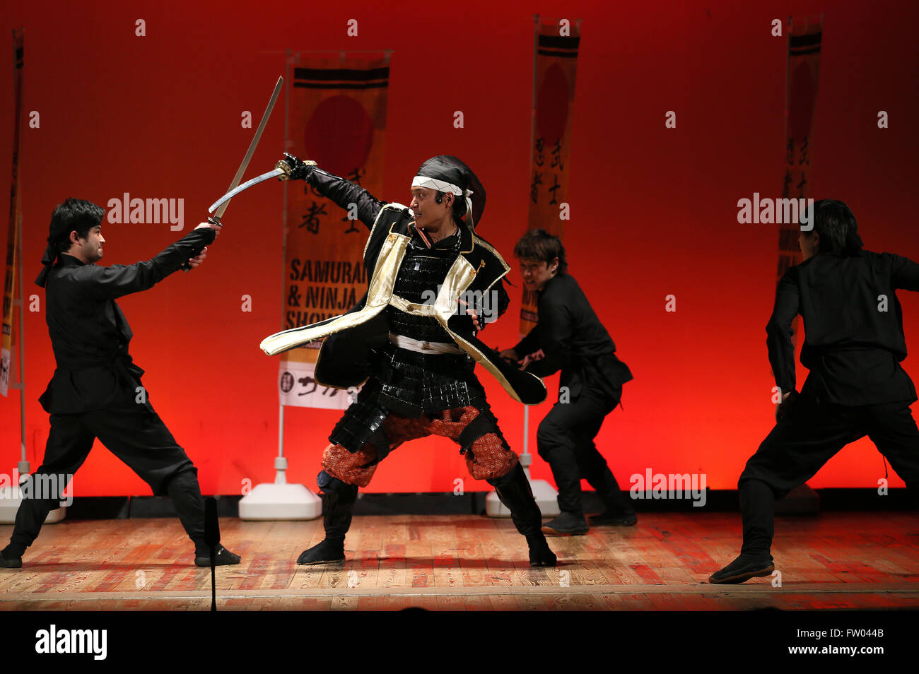 Samurai warrior costume hi-res stock photography and images - Alamy