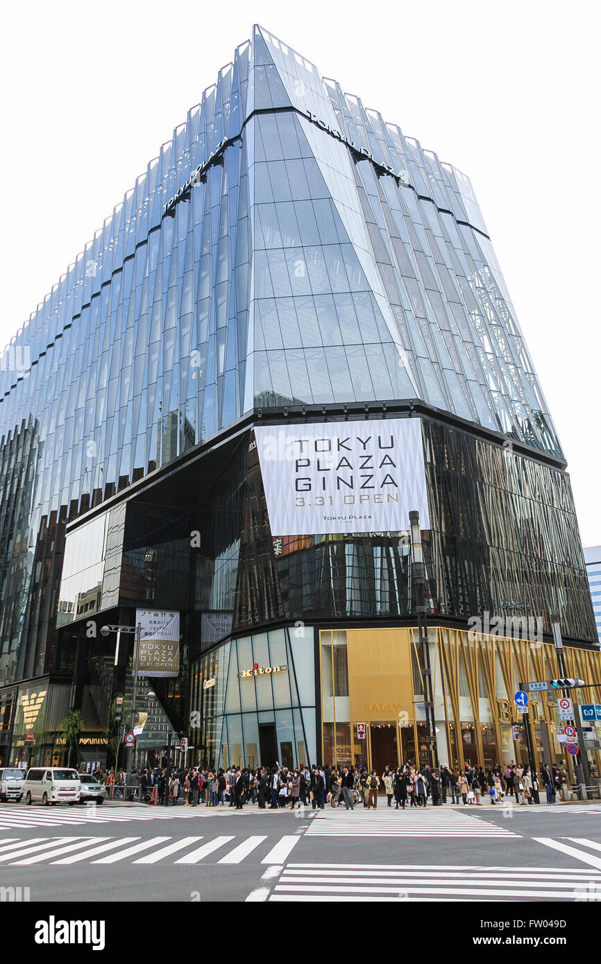 Tokyo, Japan. 31st March, 2016. Tokyu Plaza Ginza opens its doors to ...