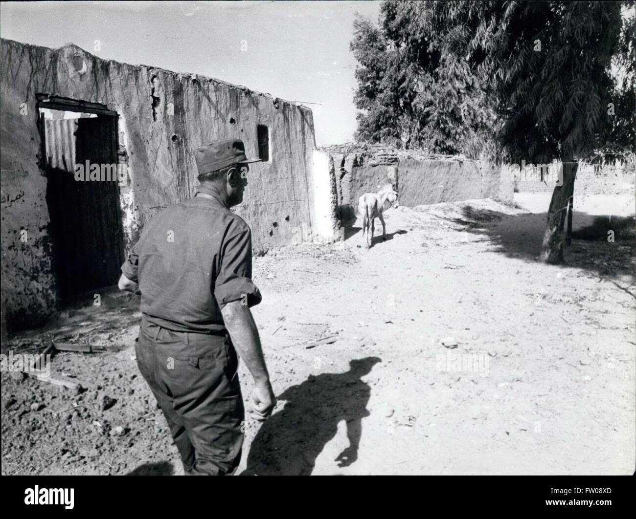 1967 - Israeli army on patrol old man military. © Keystone Pictures USA ...