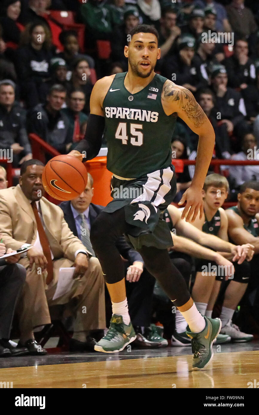 Matthews Arena. 31st Mar, 2016. Michigan State Spartans guard Denzel ...