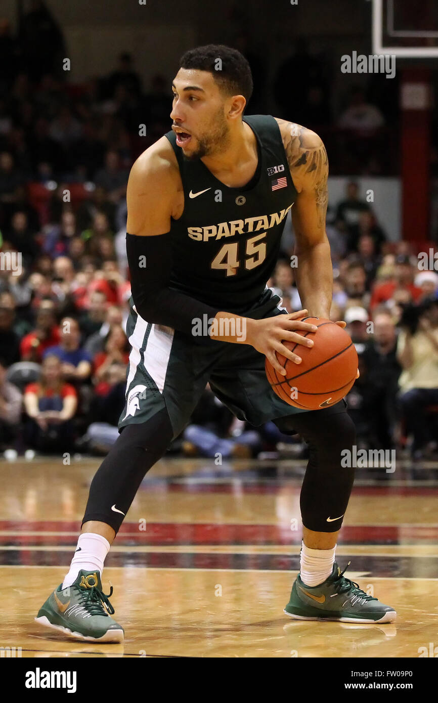 Matthews Arena. 31st Mar, 2016. Michigan State Spartans guard Denzel ...