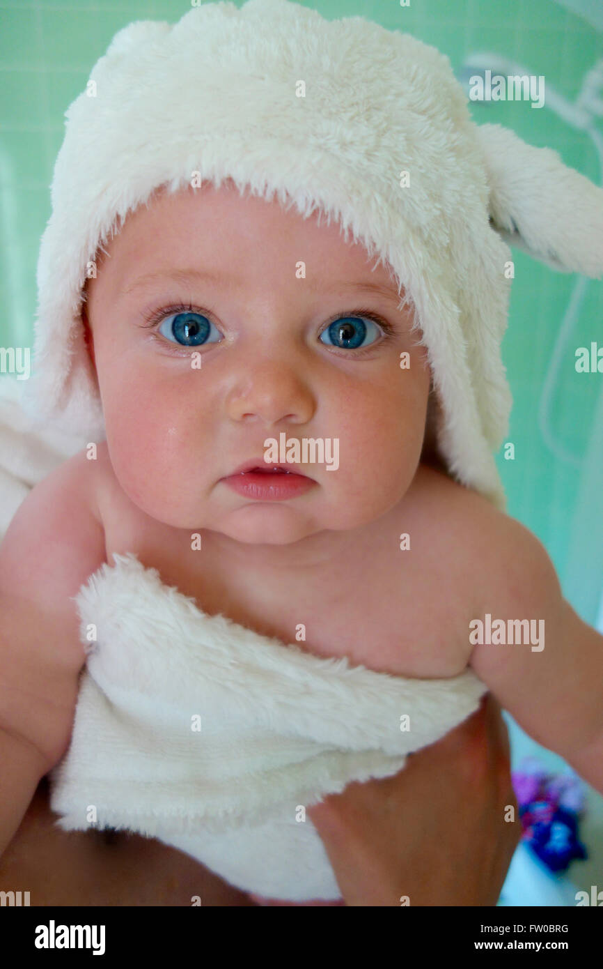Water bathtime hi-res stock photography and images - Alamy