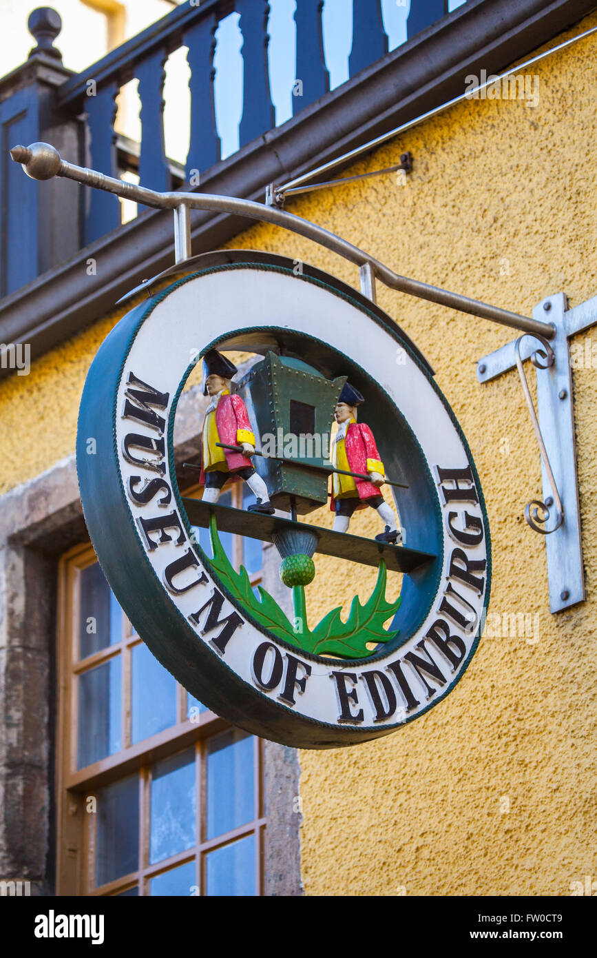 EDINBURGH, SCOTLAND - MARCH 10TH 2016: A sign above the main entrance ...