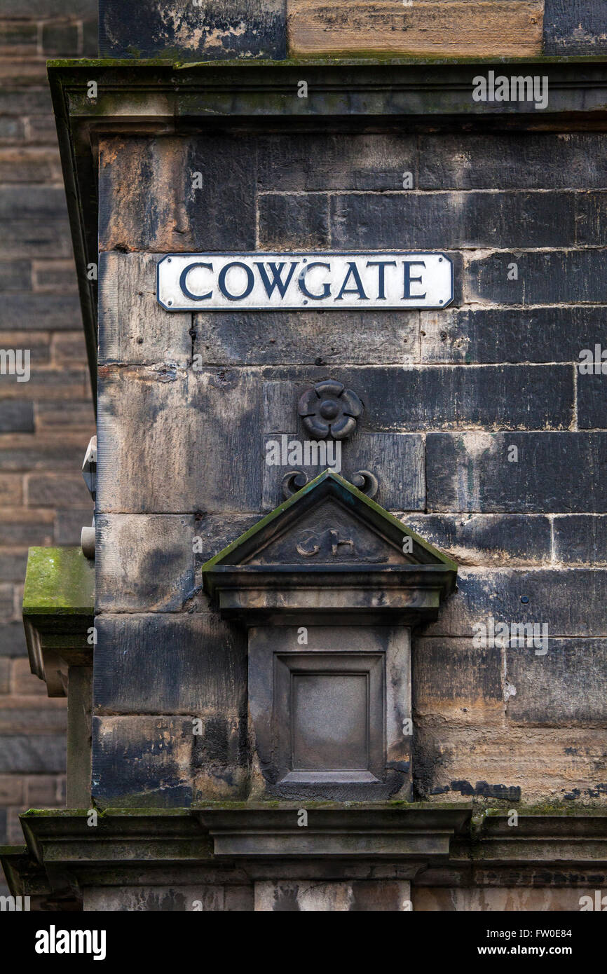 Cowgate edinburgh old town hi-res stock photography and images - Alamy