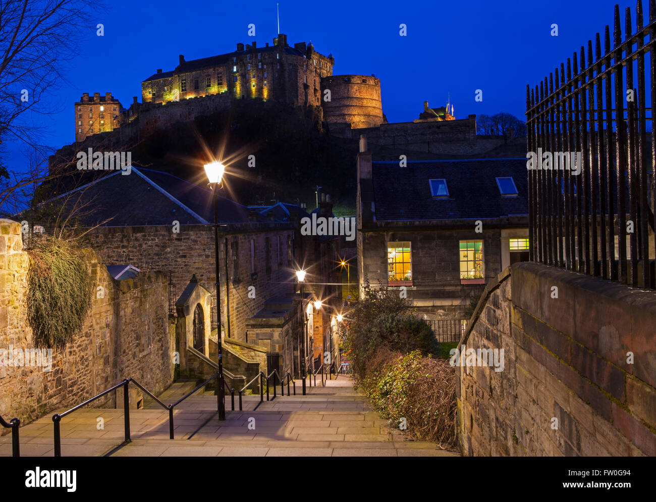 A beautiful dusk view of Edinburgh Castle from the Vennel, Scotland ...