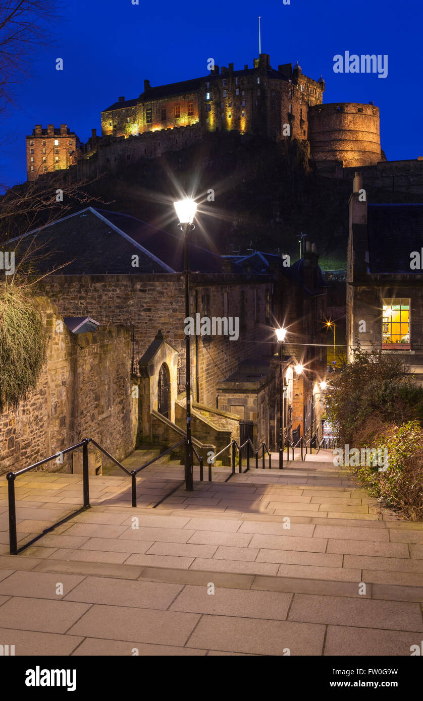 A beautiful dusk view of Edinburgh Castle from the Vennel, Scotland ...
