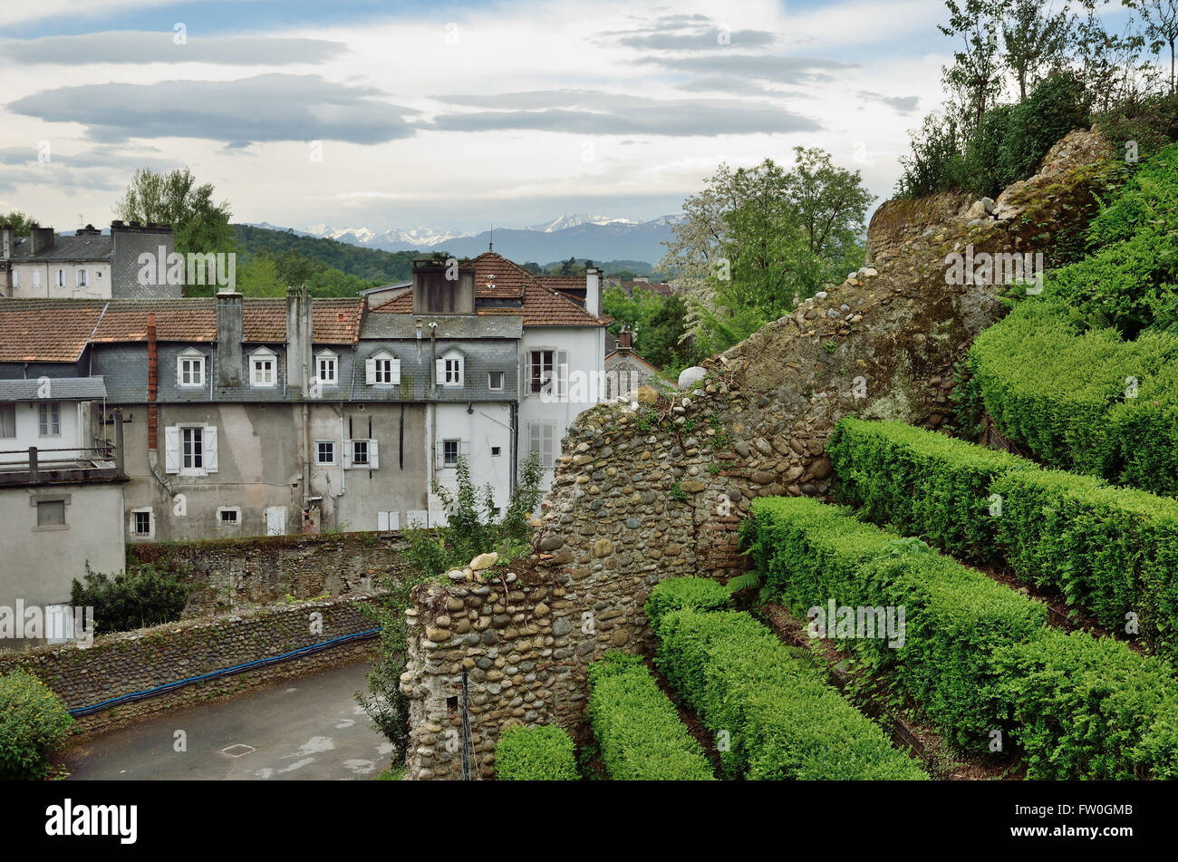 Historical part of the French city Pau Stock Photo - Alamy