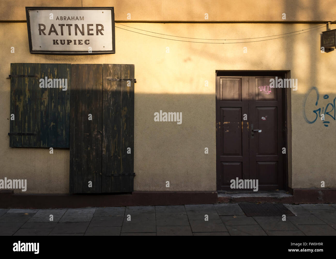 Medieval shop front hi-res stock photography and images - Alamy