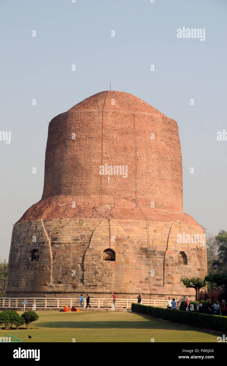 Sarnath and lord buddah hi-res stock photography and images - Alamy