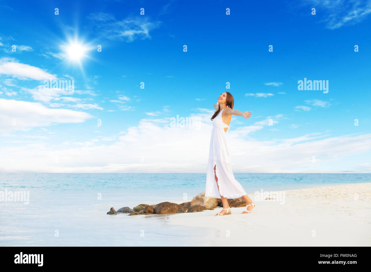 Girl walk hi-res stock photography and images - Alamy