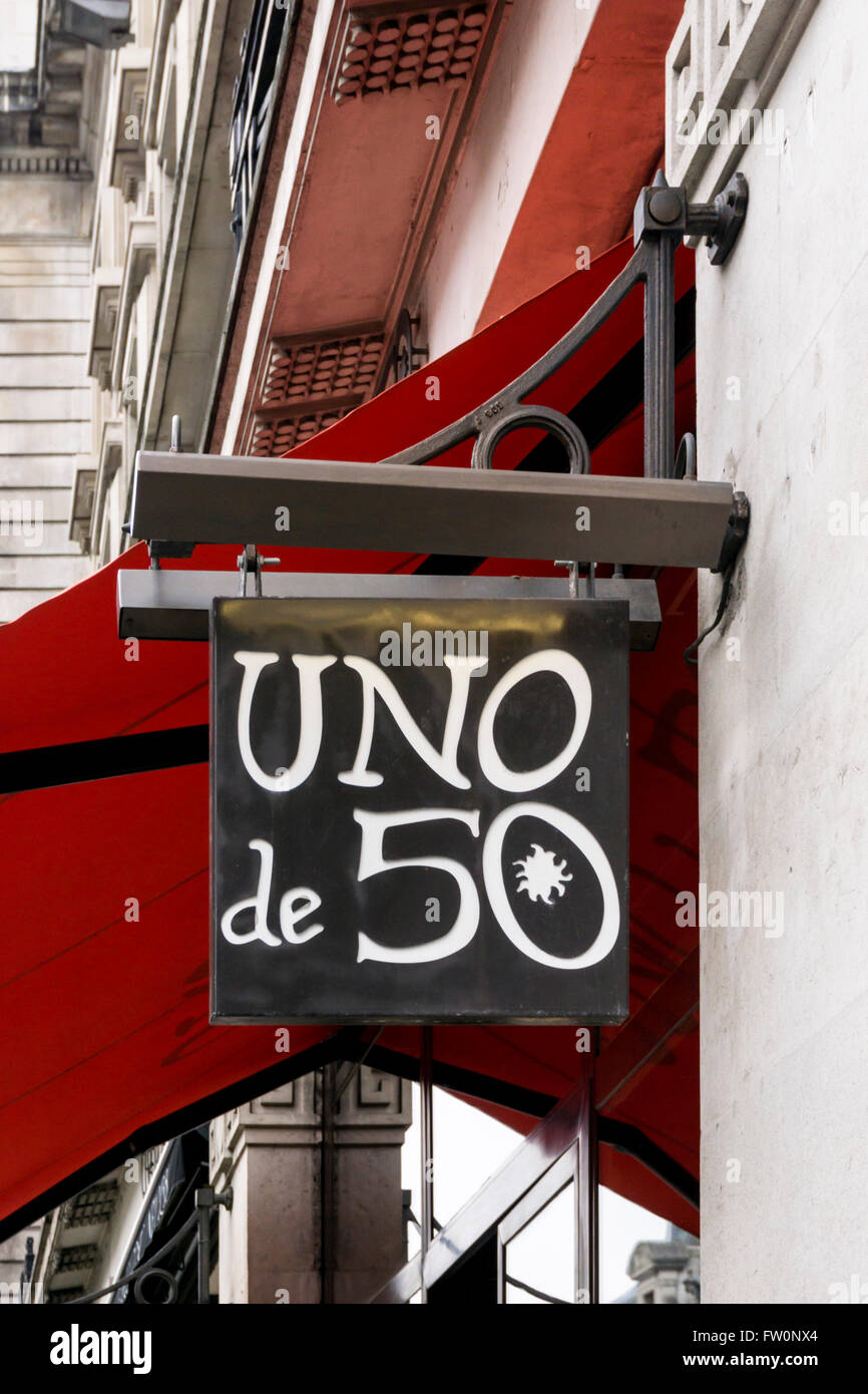 Unode50 store hi-res stock photography and images - Alamy